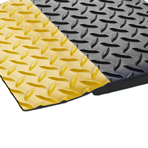 Deck plate store
